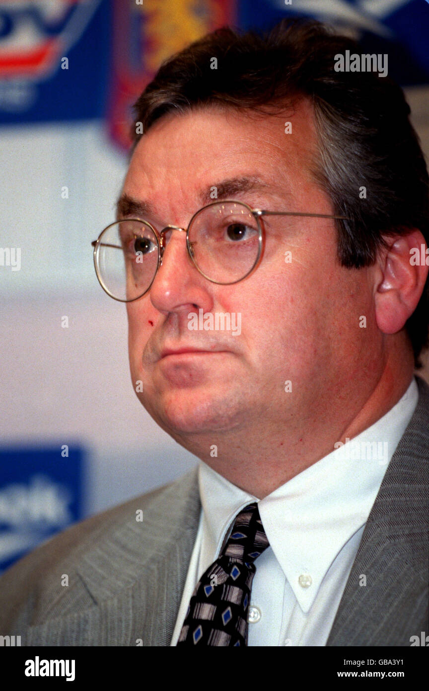 Paul merson signs for aston villa hi-res stock photography and images ...