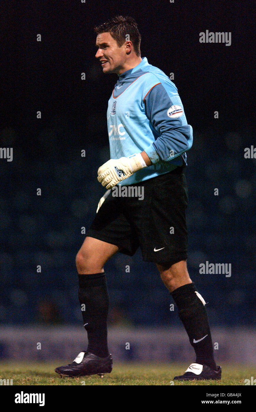 Canvey island goalkeeper hi-res stock photography and images - Alamy