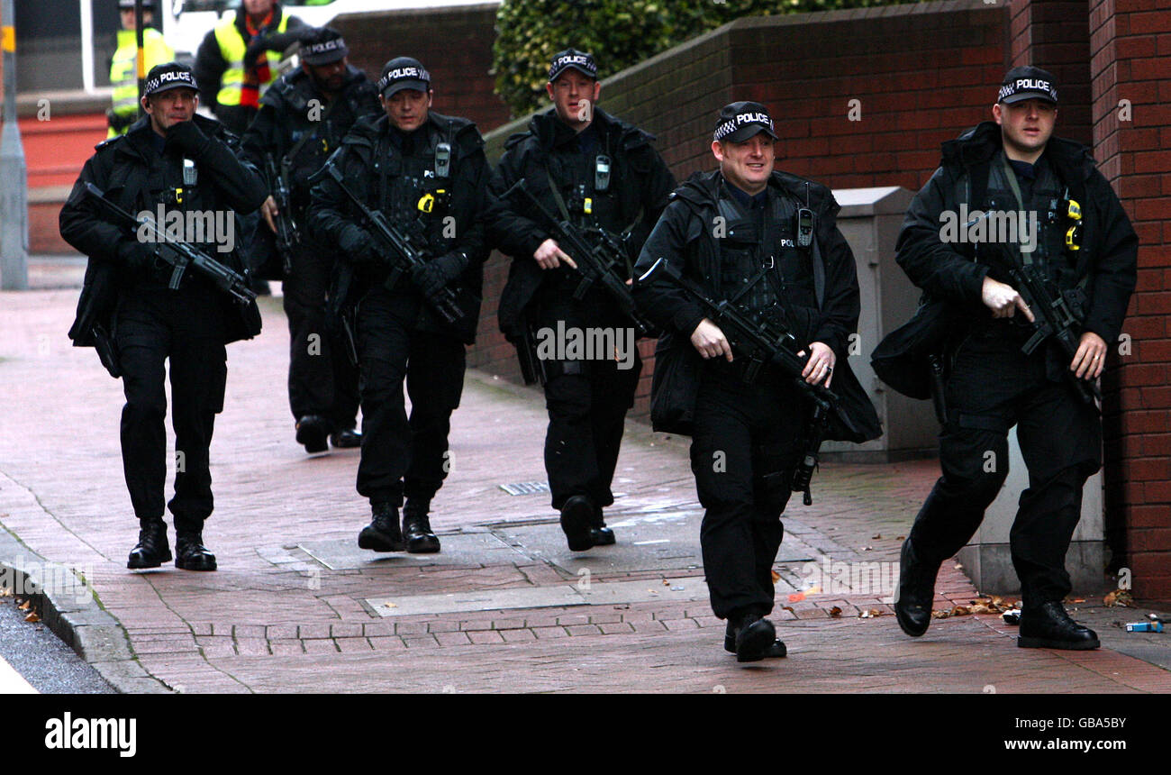 Biker murder trial. Police outside Birmingham Crown Court before the ...