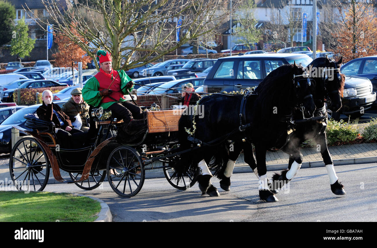 Horse sleigh race hi-res stock photography and images - Alamy