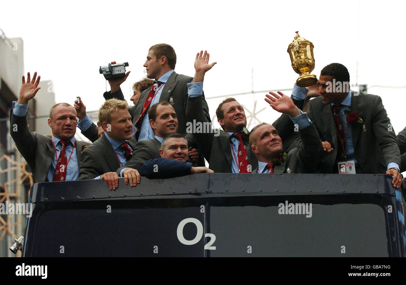 England team aboard the bus (l-r Neil Back, Josh Lewsey, Ben Cohen ...