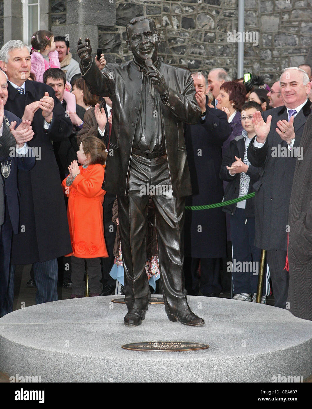 Crowds cheer in Mullingar town centre as a statue in honour of the late ...