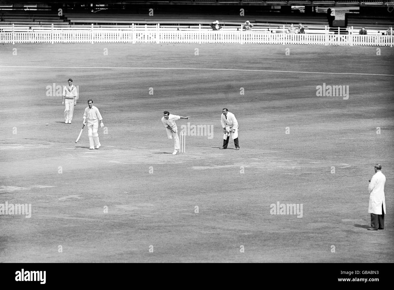 Gloucestershires david smith bowling hi-res stock photography and ...
