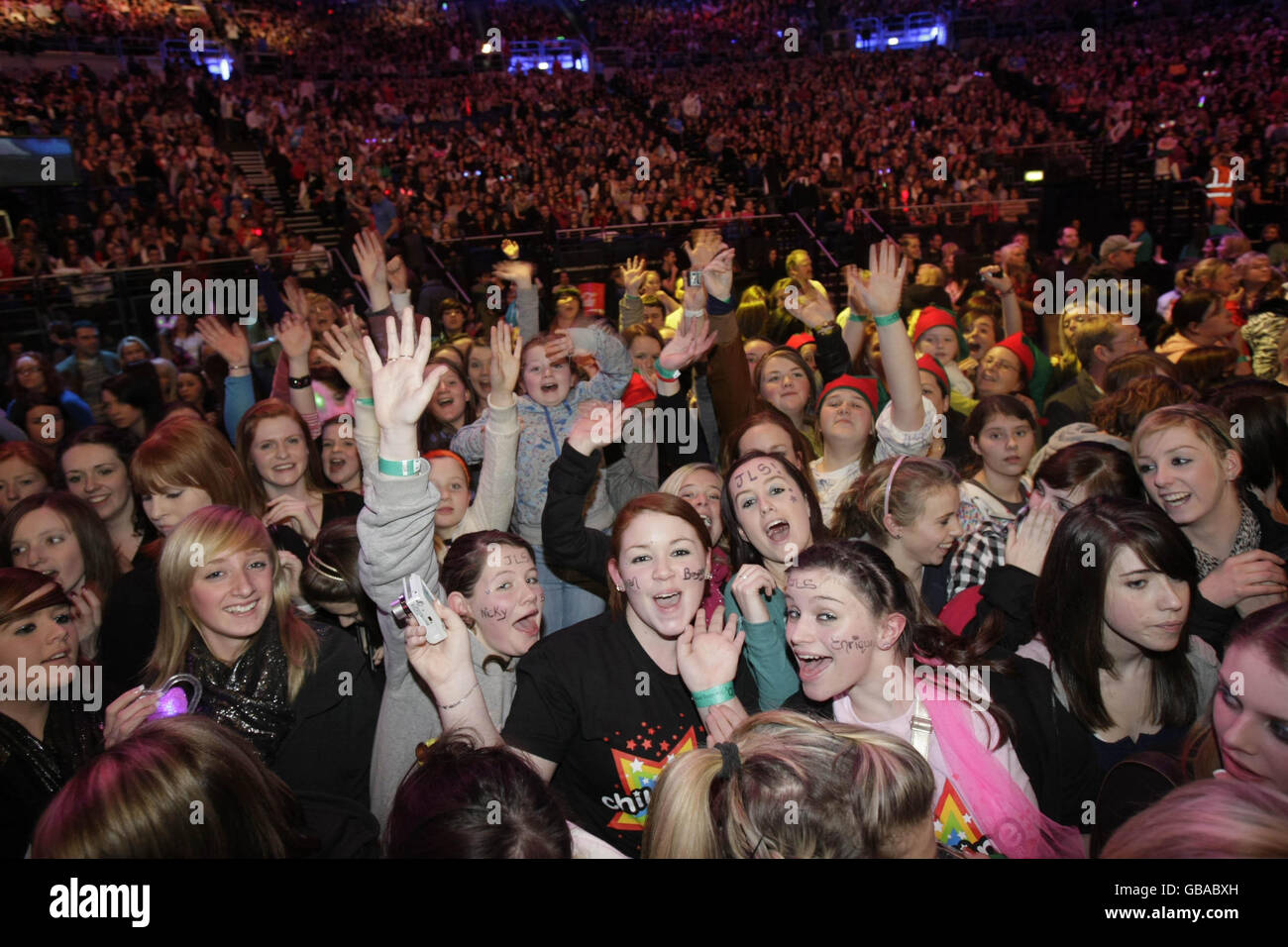 Concert cheering hi-res stock photography and images - Alamy