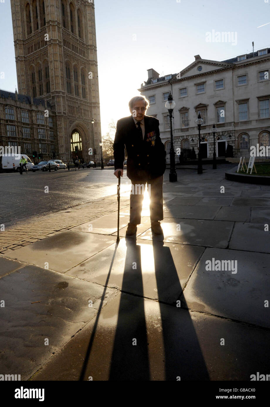 Retired Major Richard Perkins, 91, arrives in Westminster to protest ...