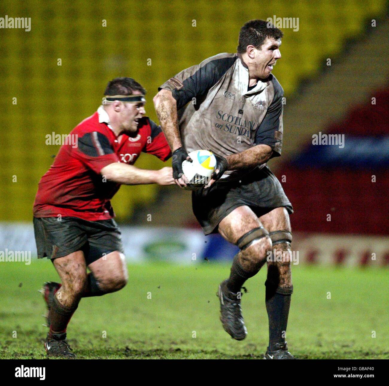 Glasgow's Nathan Ross goes on the attack against Saracens Stock Photo ...