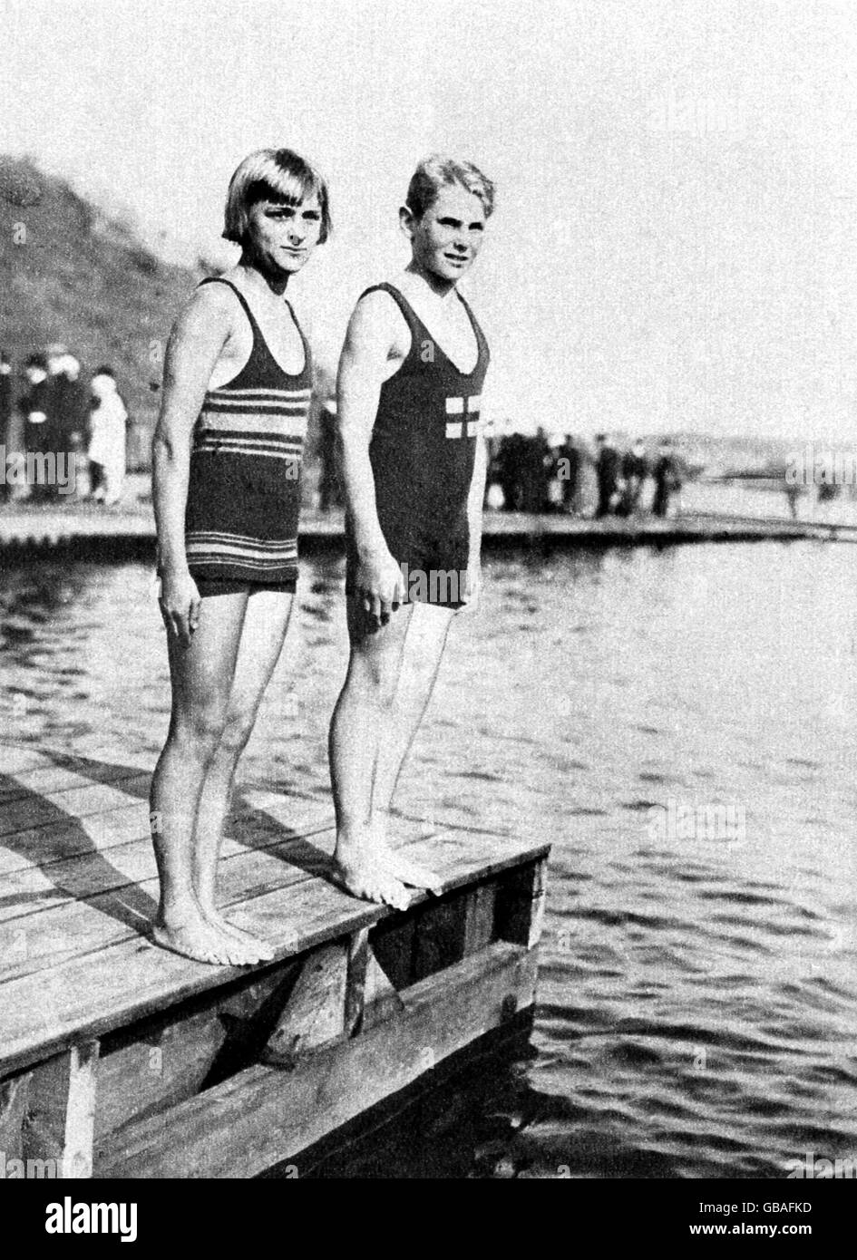 (L-R) USA's Aileen Riggin, 15 year old gold medallist in the women's ...