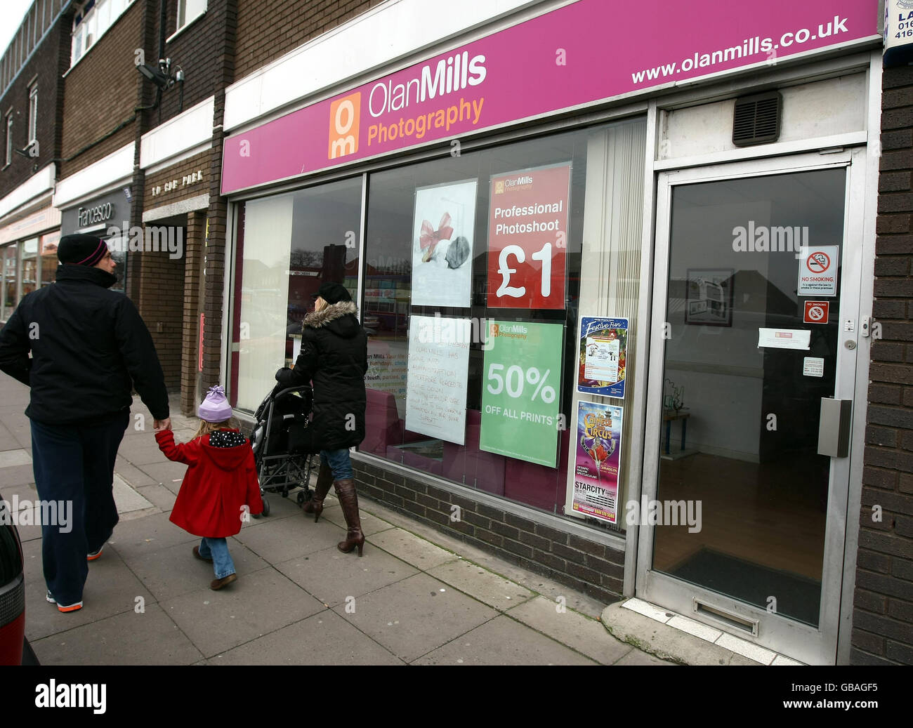 Olan mills hi-res stock photography and images - Alamy