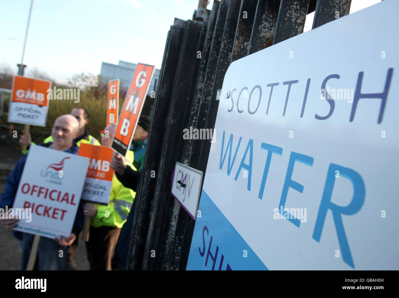 Scottish Water staff picket an entrance to Glasgow's Shieldhall STW as ...