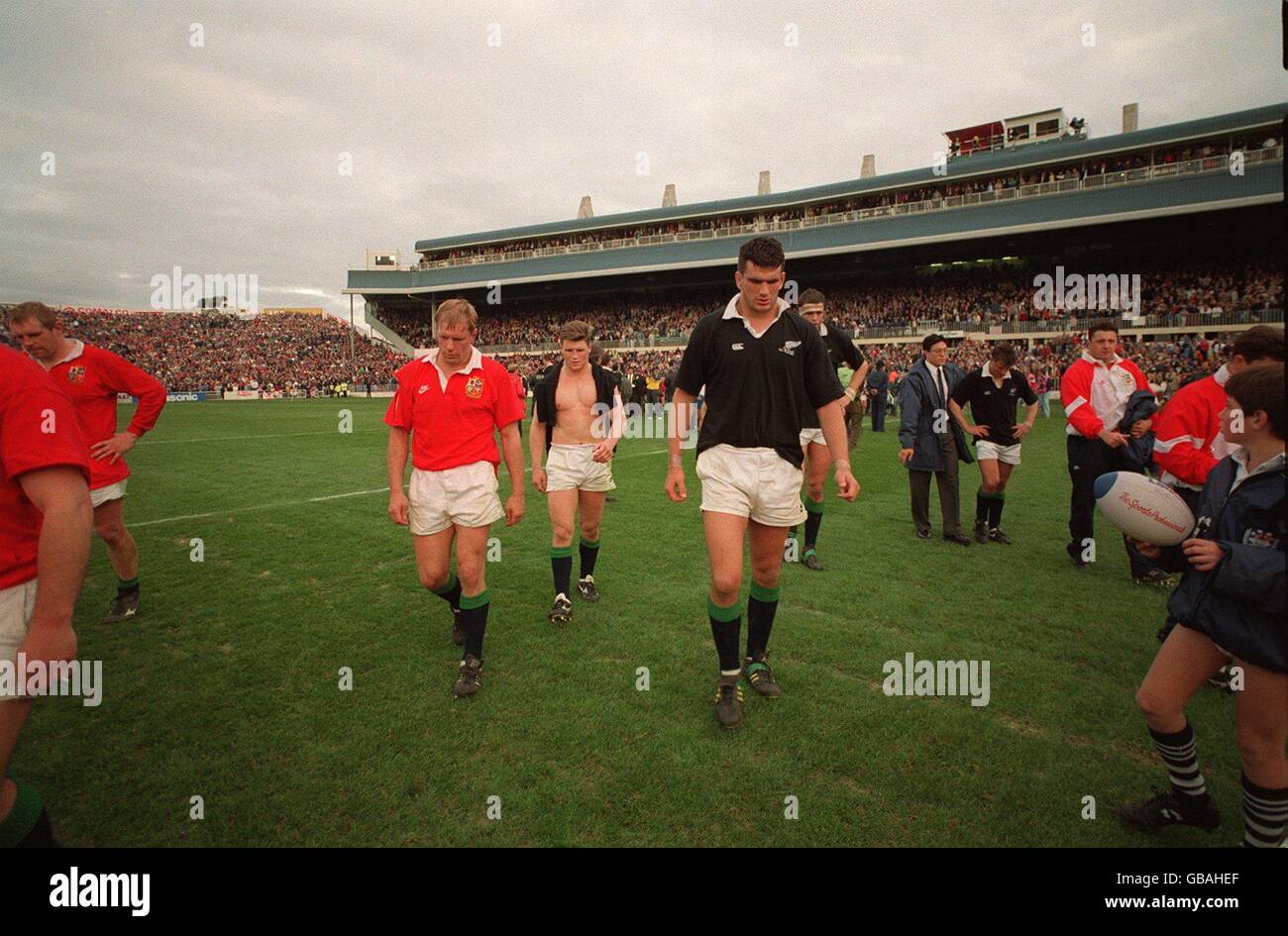 L r nick popplewell hi-res stock photography and images - Alamy