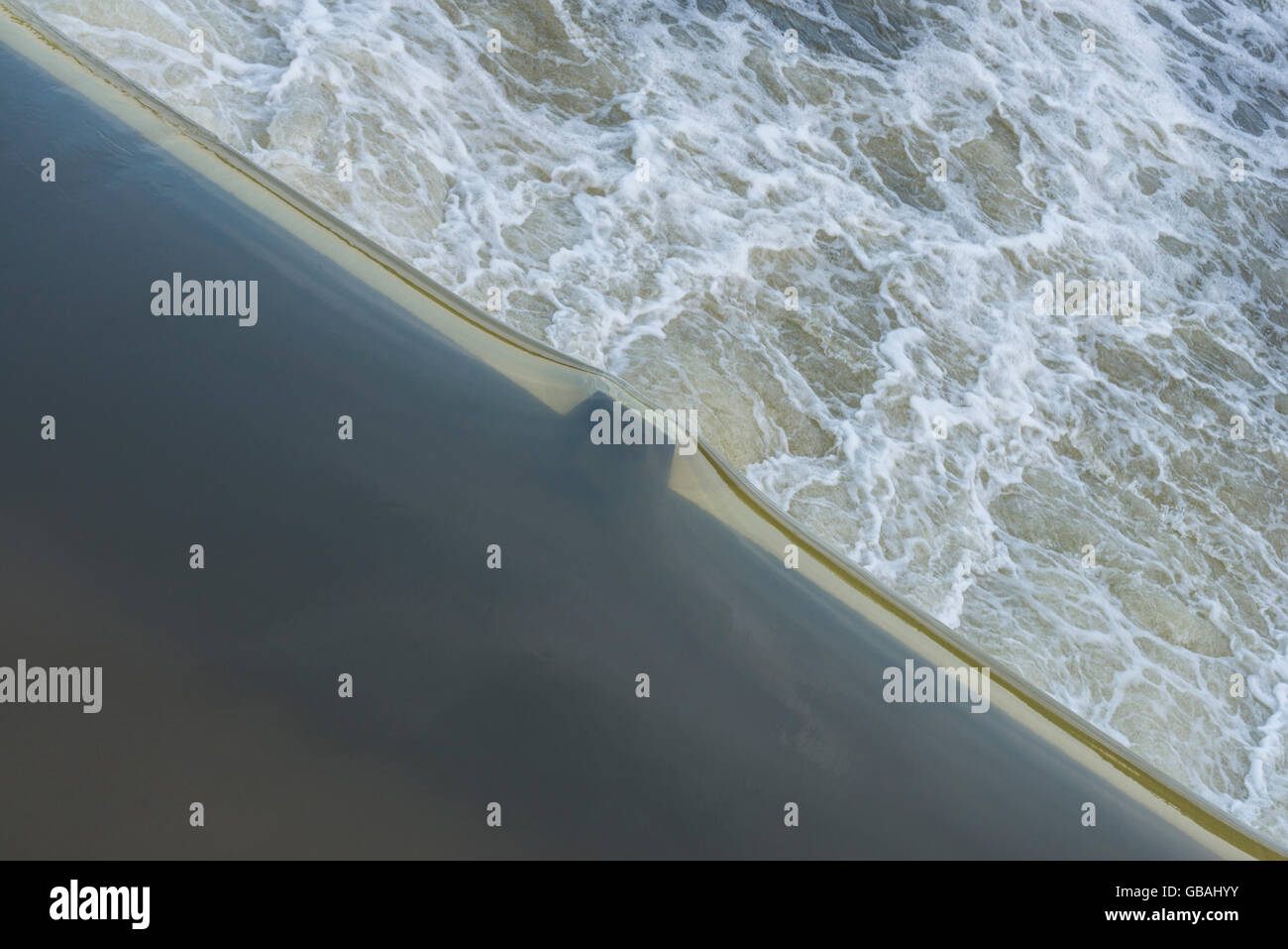 Stream weir hi-res stock photography and images - Alamy