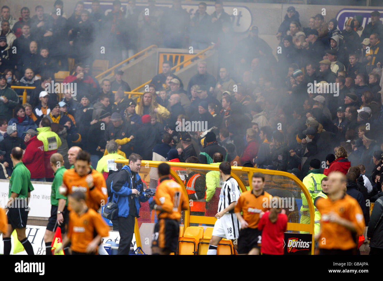 Football utd wolves denise butler fans hi-res stock photography and ...