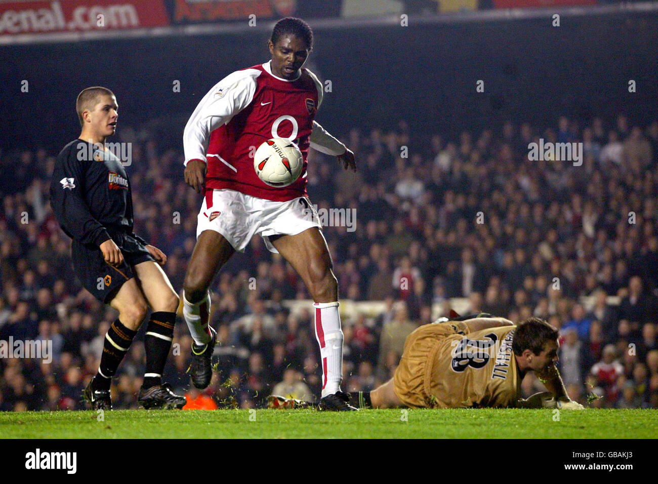 Kanu nwankwo hi-res stock photography and images - Alamy