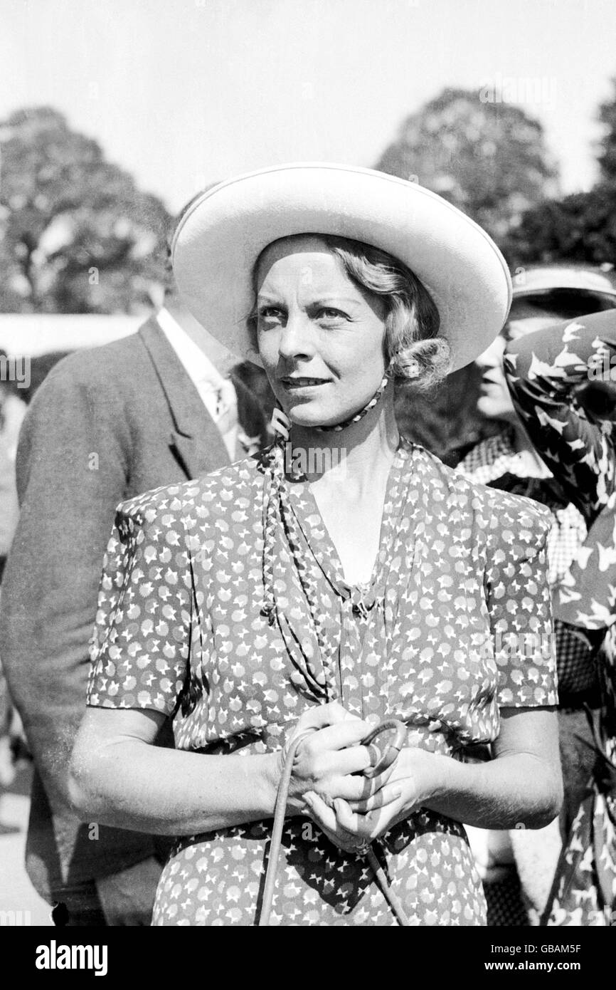 Fashion top half head shot wimbledoncollection wimbledoncollection ...