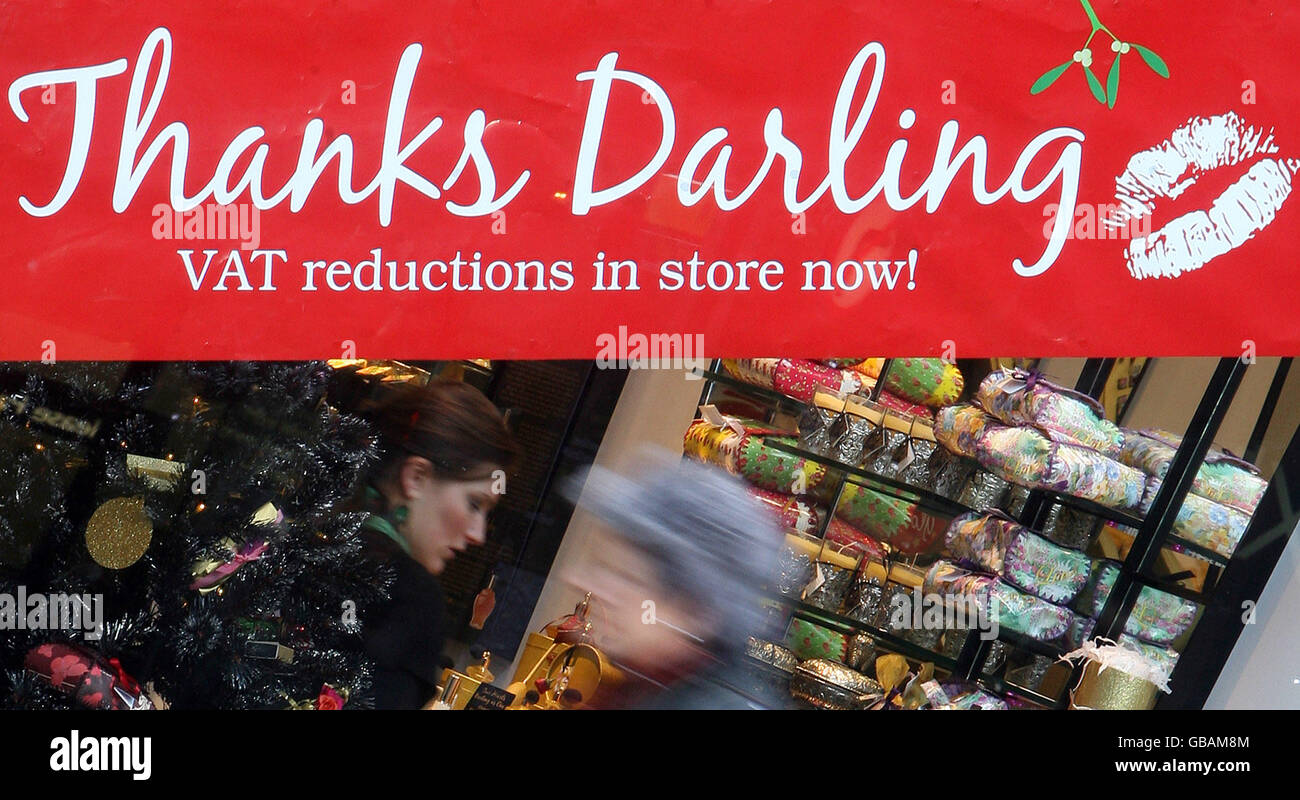 Vat reduction sign at perfumerie on oxford street in london hi-res ...