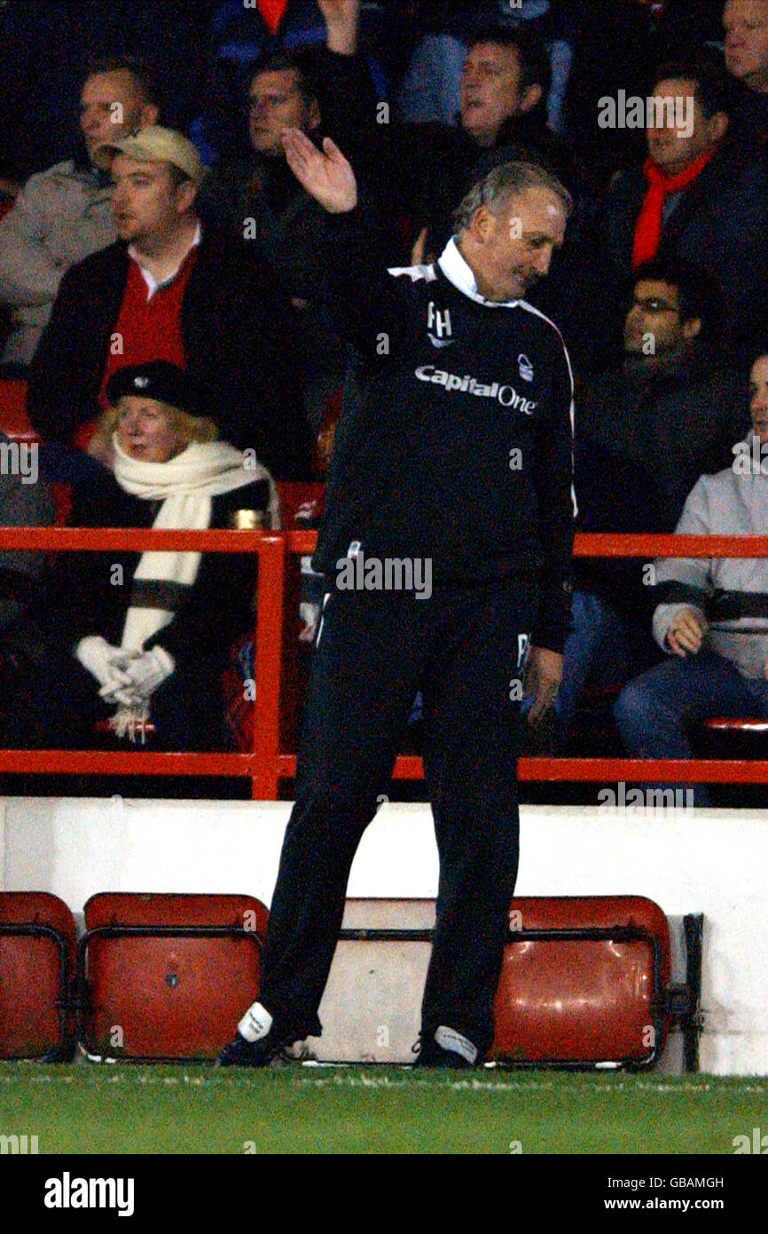 Paul hart nottingham forest manager hi-res stock photography and images ...
