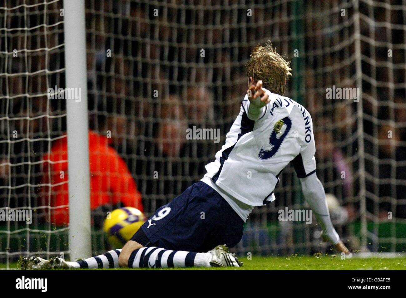 Tottenham hotspurs roman pavlyuchenko hi-res stock photography and ...
