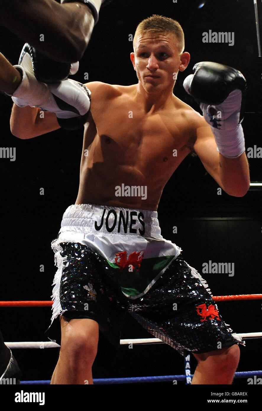 Parisian boxing hi-res stock photography and images - Alamy