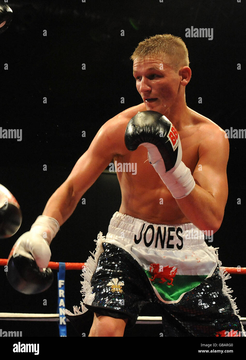 Rhonnda's Barrie Jones against Parisian Light Welterweight Souleymane M ...