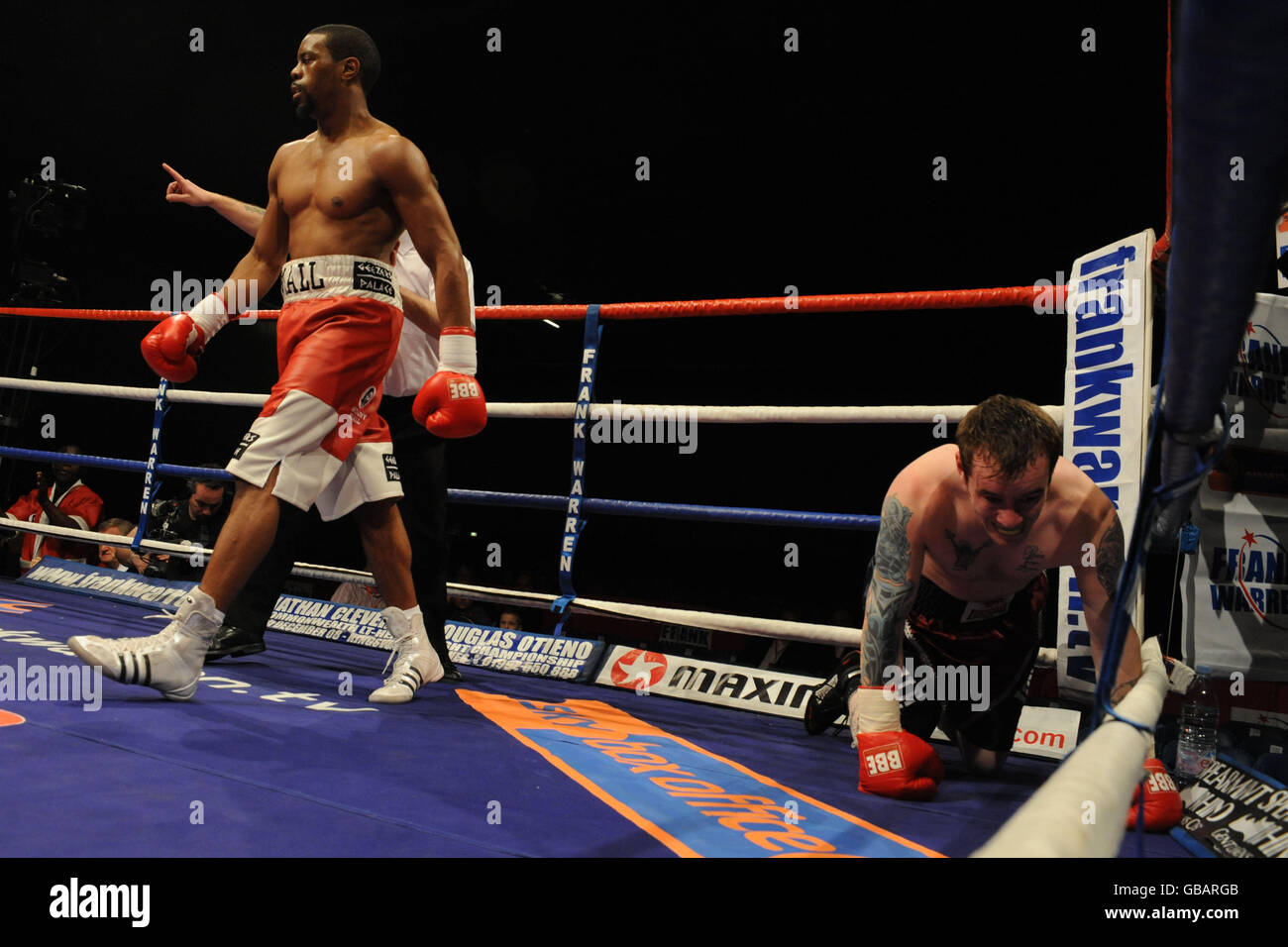 Deptford Light-Middleweight Anthony Small (left) against Dewsbury's ...
