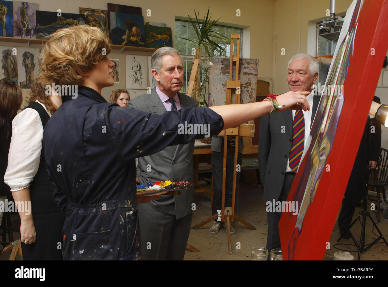 The Prince of Wales meets pupils during a life drawing class at the ...