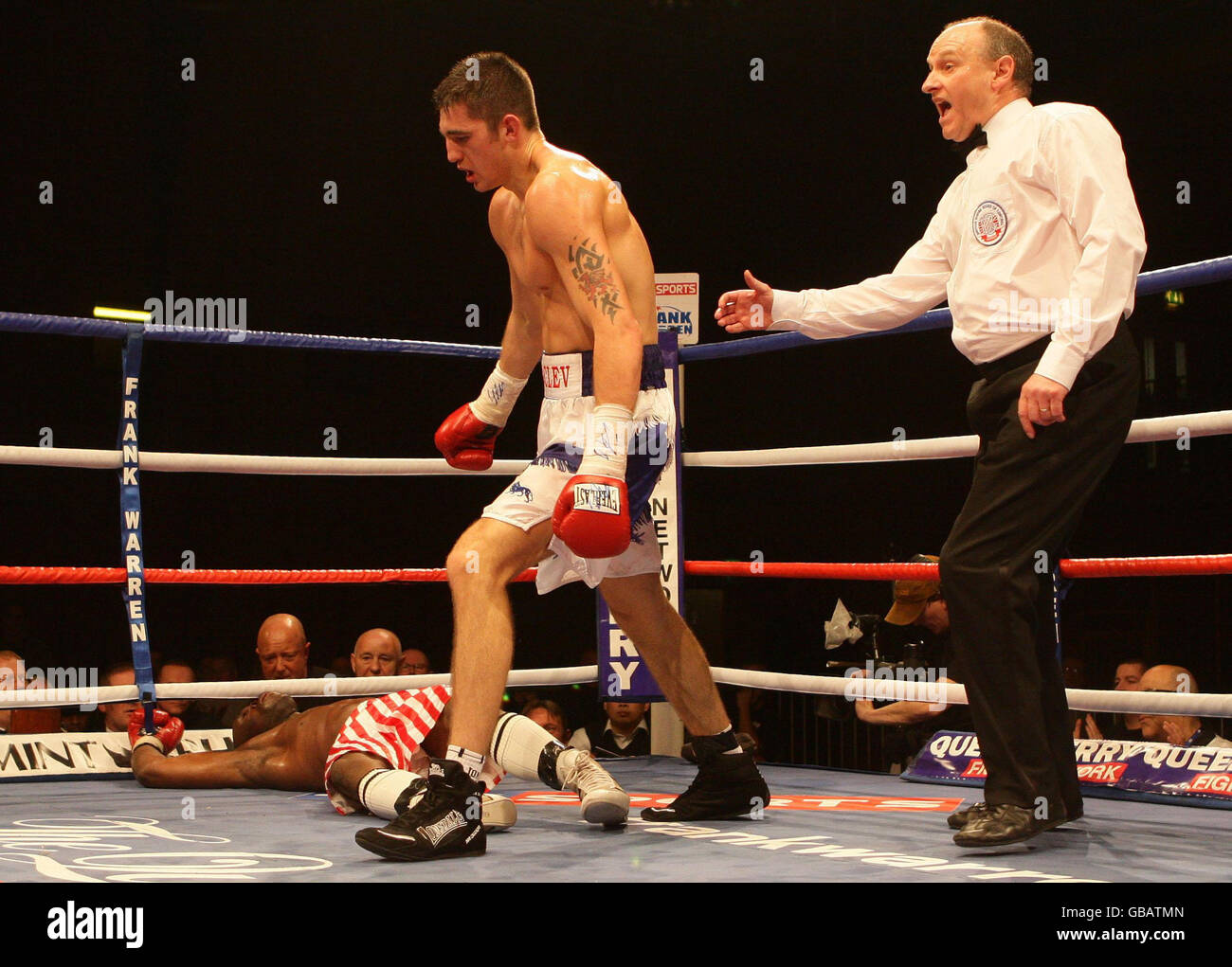 England boxing referee hi-res stock photography and images - Alamy