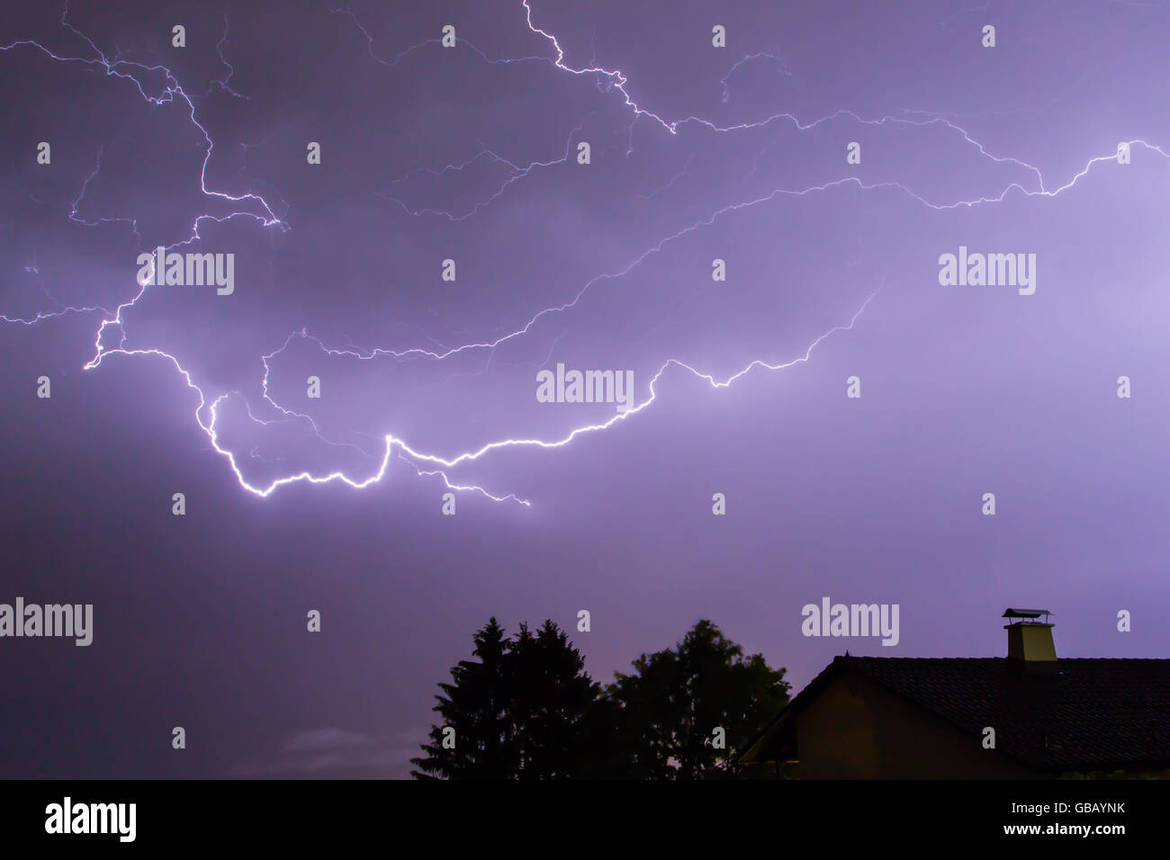 Lightning strike house hi-res stock photography and images - Alamy