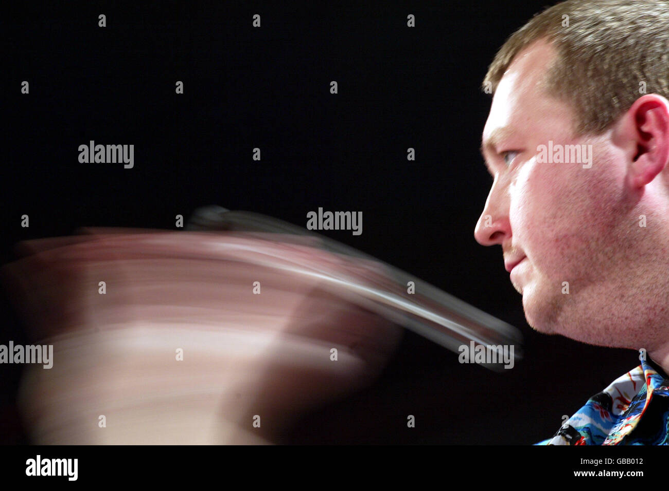 Darts - Ladbrokes World Championship 2004. Wayne Mardle in action ...