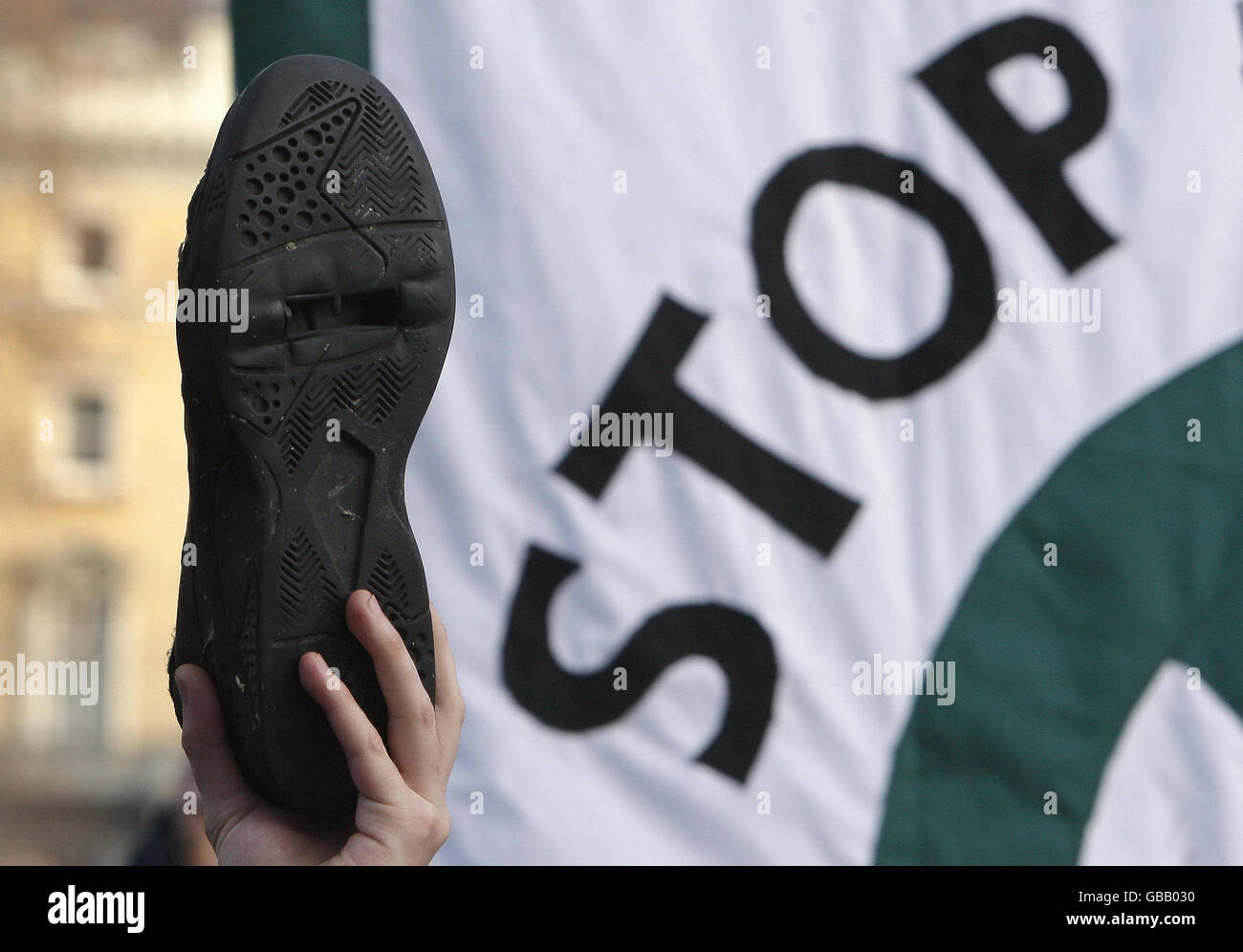 Hand in the air protest hi-res stock photography and images - Alamy