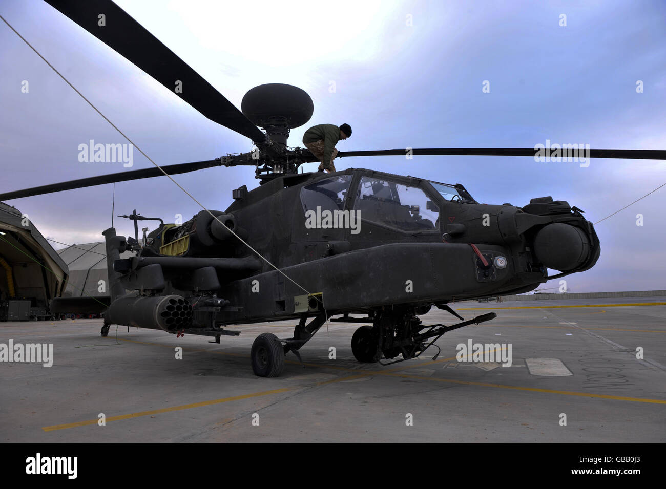 Us army apache helicopter hi-res stock photography and images - Alamy