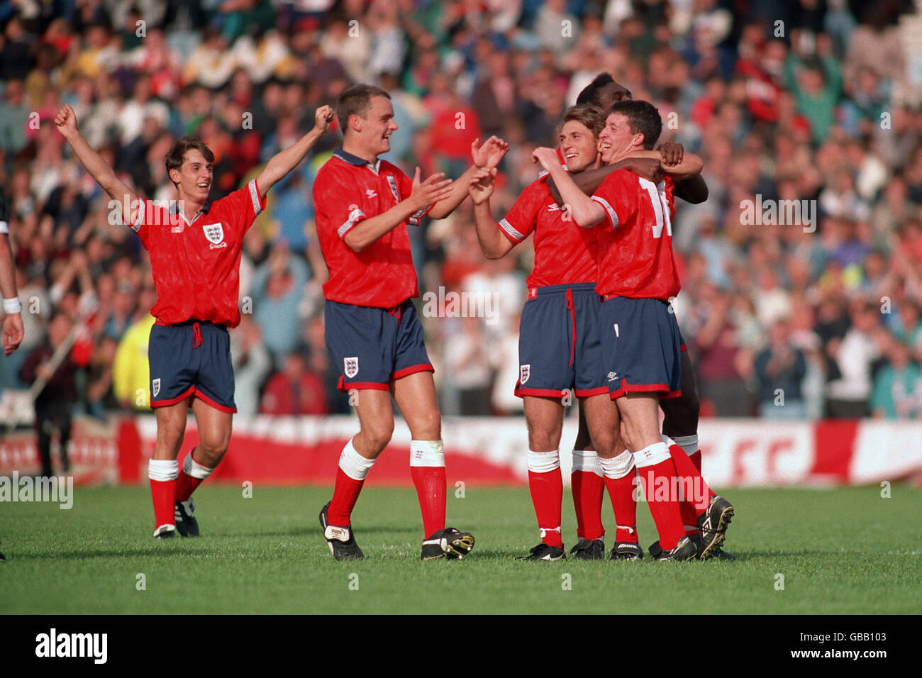 Gary neville england under 18s hi-res stock photography and images - Alamy