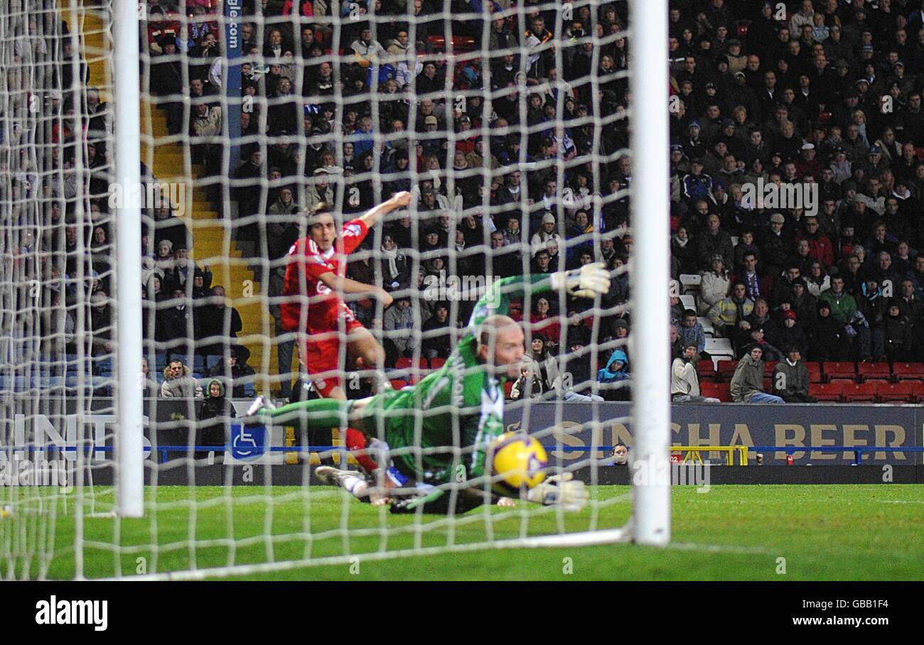 Blackburn Rovers' goalkeeper Paul Robinson fails to save Liverpool's ...