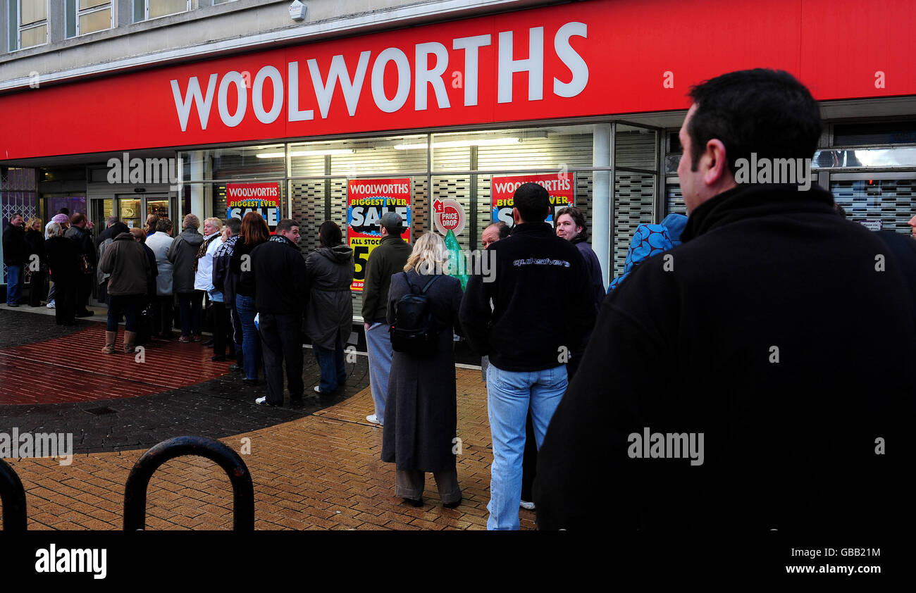 Woolworths to launch closing-down sale Stock Photo - Alamy