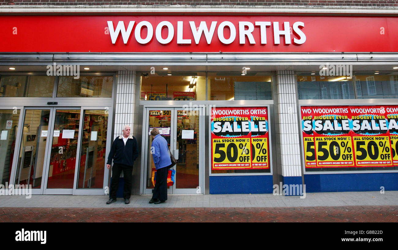 Wait for store to open hi-res stock photography and images - Alamy