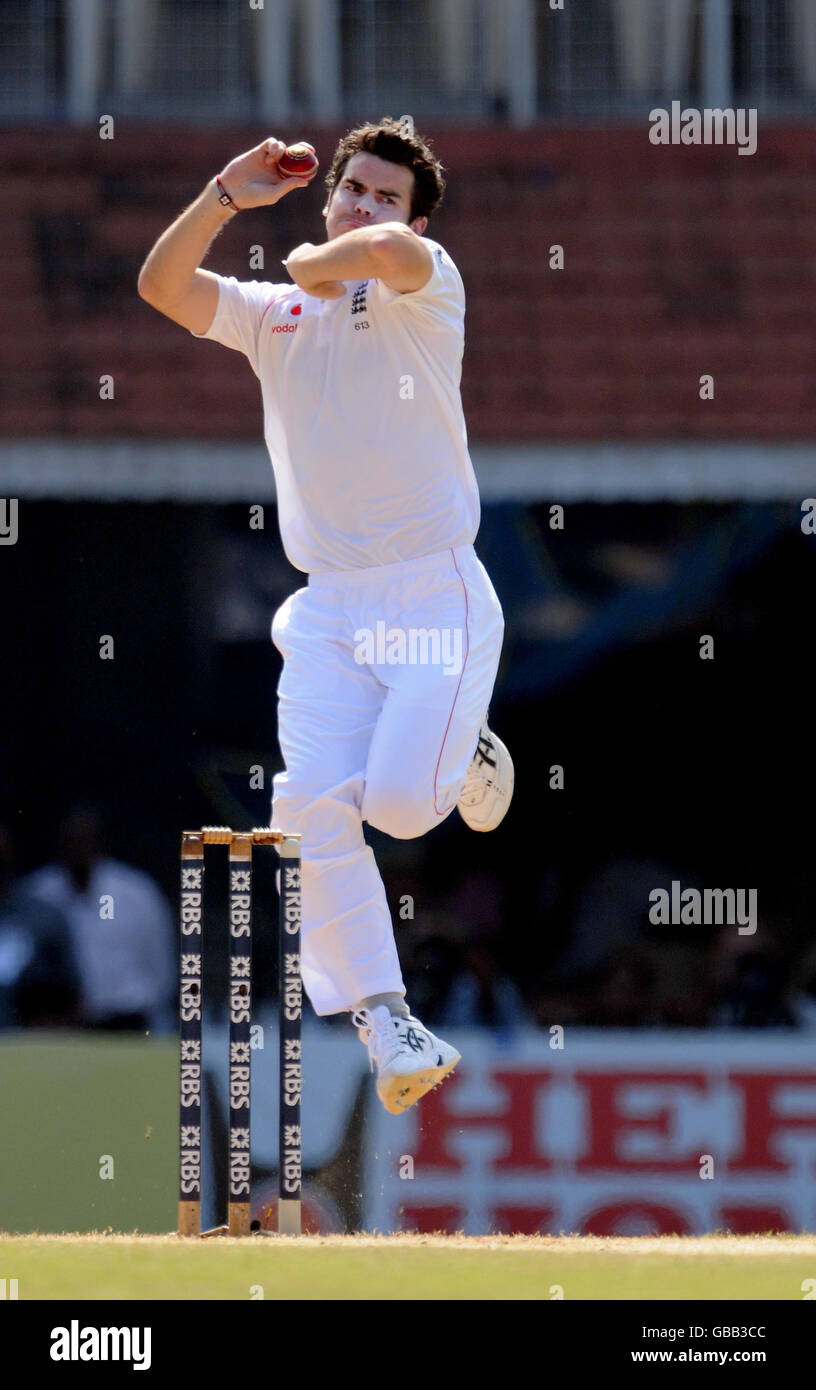 Cricket action bowling jumping hi-res stock photography and images - Alamy
