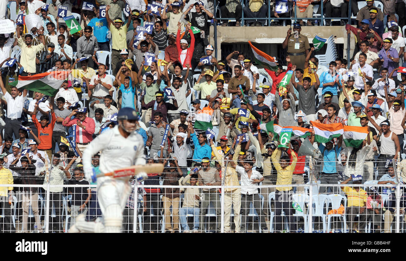 Indian crowd cricket stadium hi-res stock photography and images - Alamy