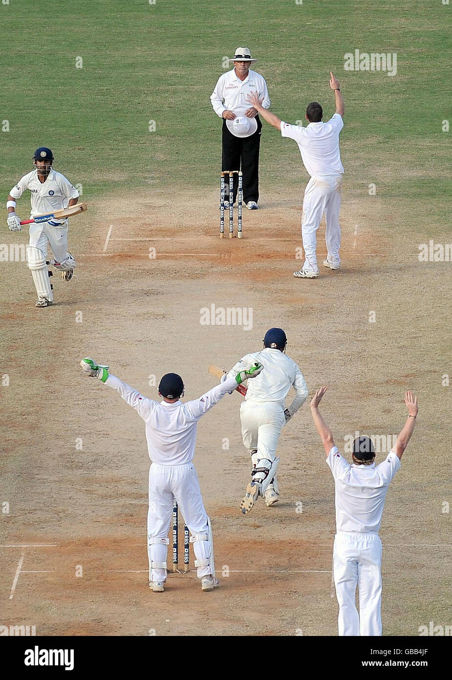 Wicket keeper hands hi-res stock photography and images - Alamy
