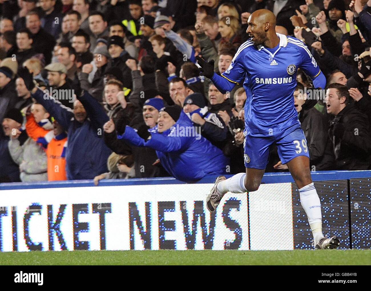 Chelsea s nicolas anelka celebrates scoring the equalising goal hi-res ...