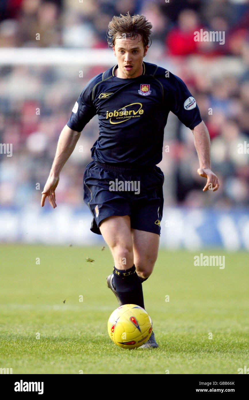 David connolly west ham hi-res stock photography and images - Alamy
