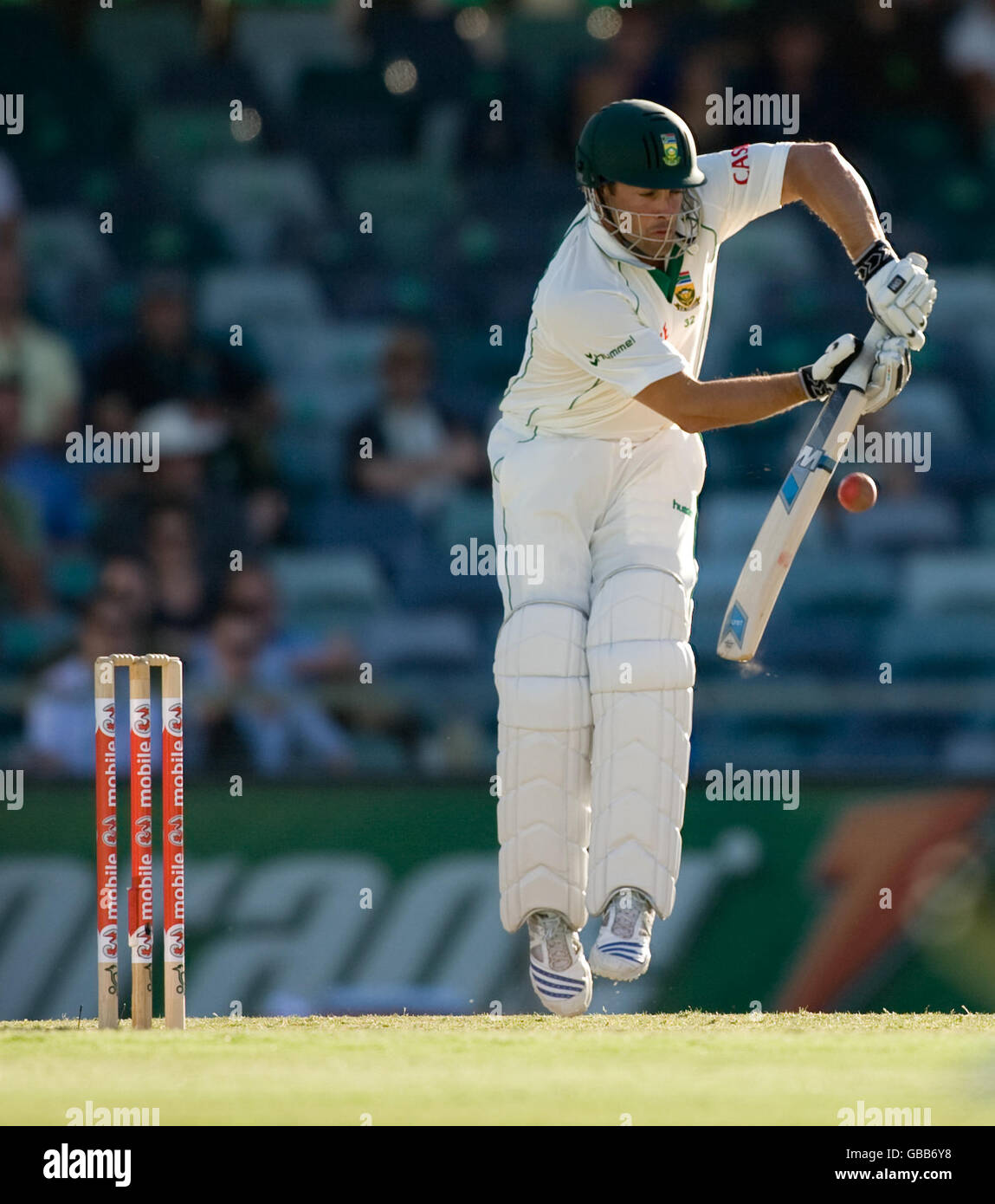 Cricket - 3 mobile Series - First Test - Australia v South Africa ...
