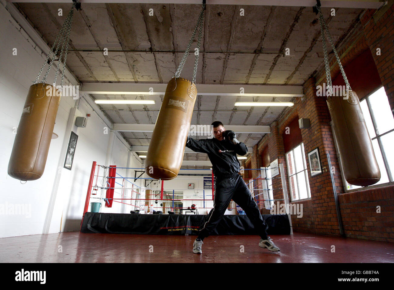 Boxing - Frankie Gavin Work Out Session - Arnies Gym Stock Photo - Alamy