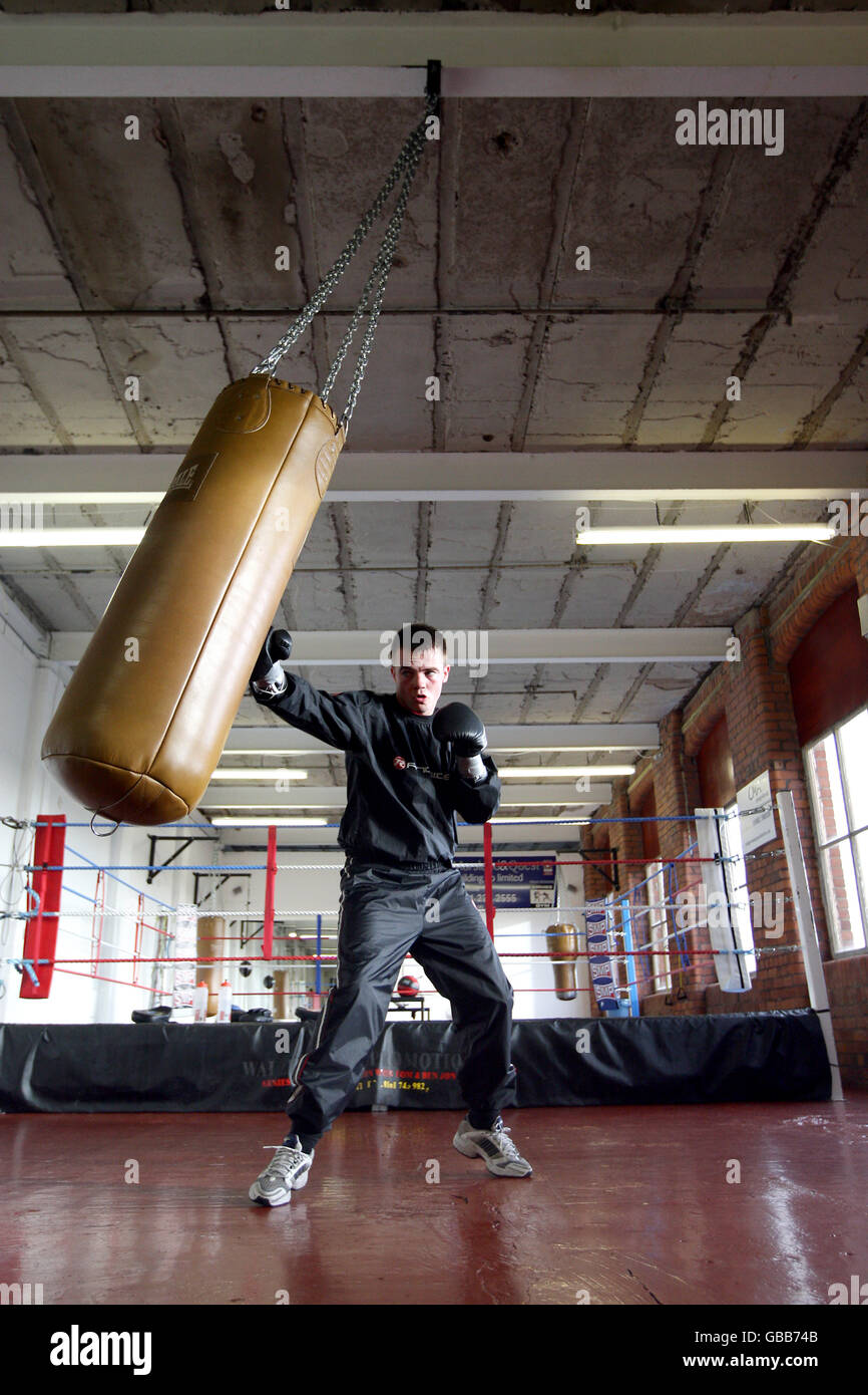 Boxing - Frankie Gavin Work Out Session - Arnies Gym Stock Photo - Alamy