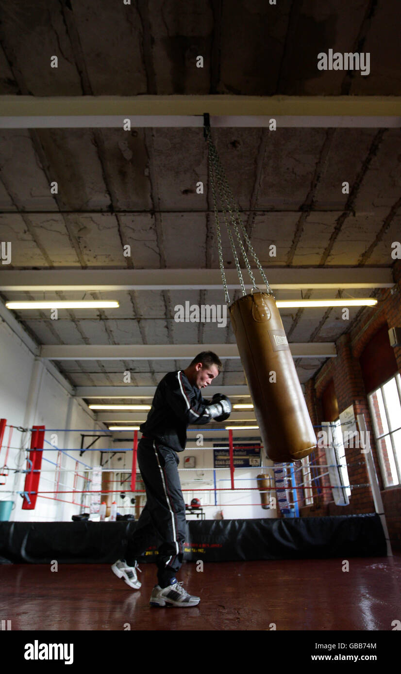 Boxing - Frankie Gavin Work Out Session - Arnies Gym Stock Photo - Alamy