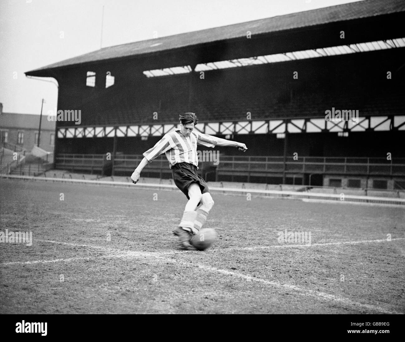 Len shackleton sunderland hi-res stock photography and images - Alamy