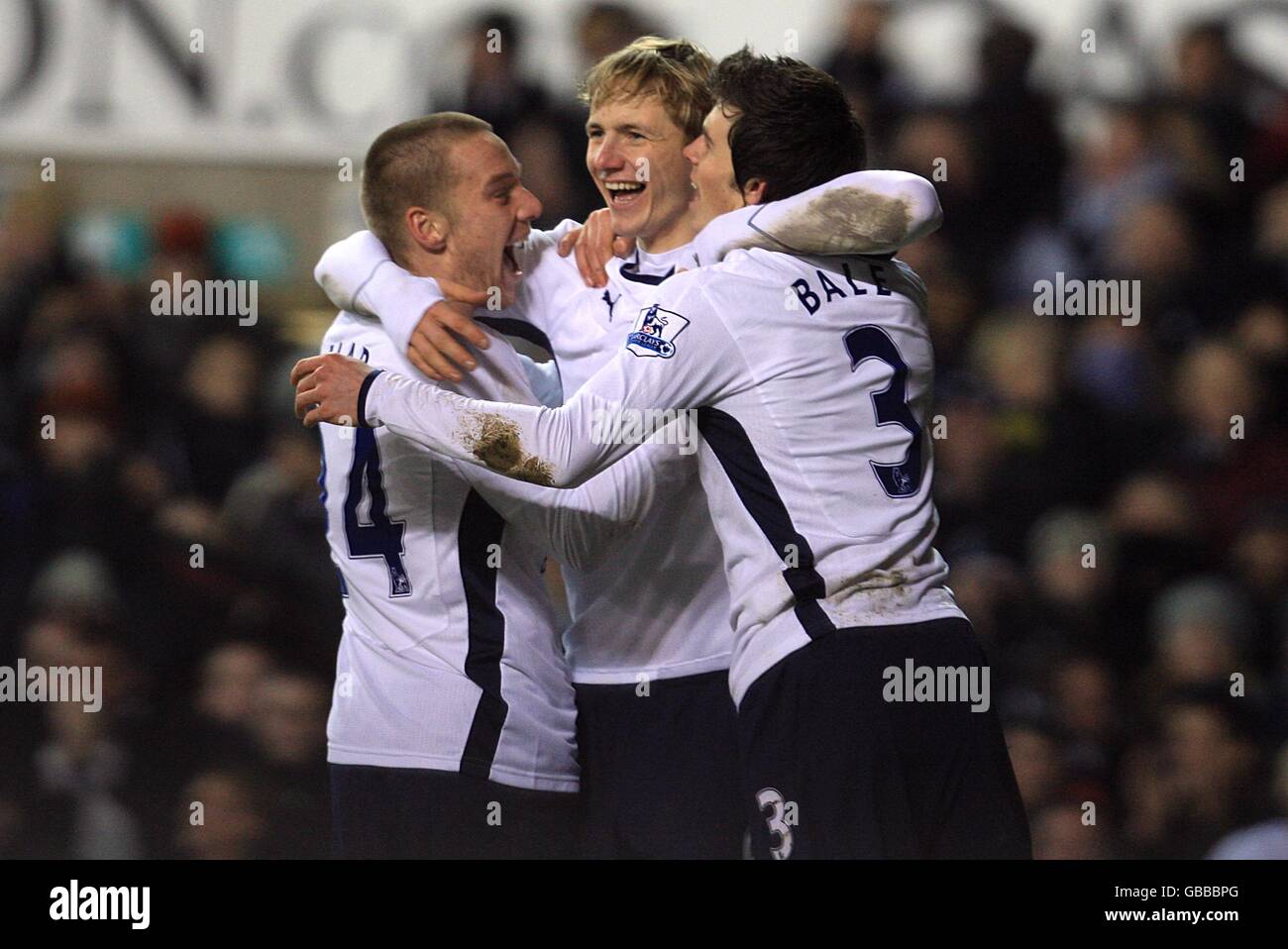 Tottenham Hotspur's Roman Pavlyuchenko (centre) celebrates scoring the ...