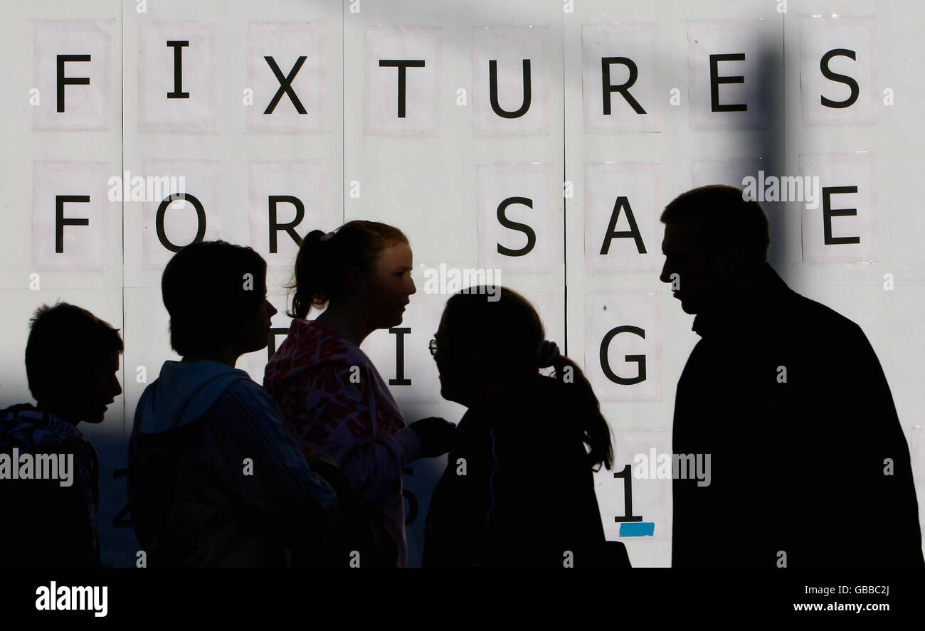 Woolworths sign hi-res stock photography and images - Alamy