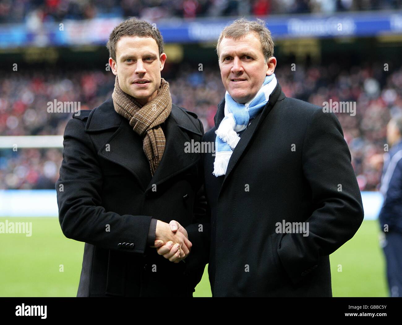 Manchester citys new signing wayne bridge is unveiled the game hi-res ...