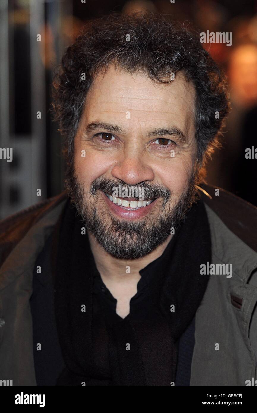 Edward zwick arrives european premiere defiance odeon leicester square ...