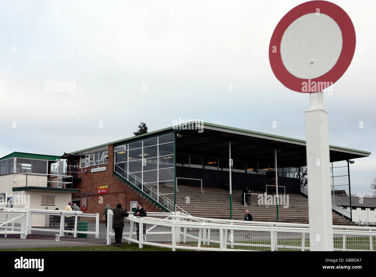 Grandstand at hereford racecourse hi-res stock photography and images ...