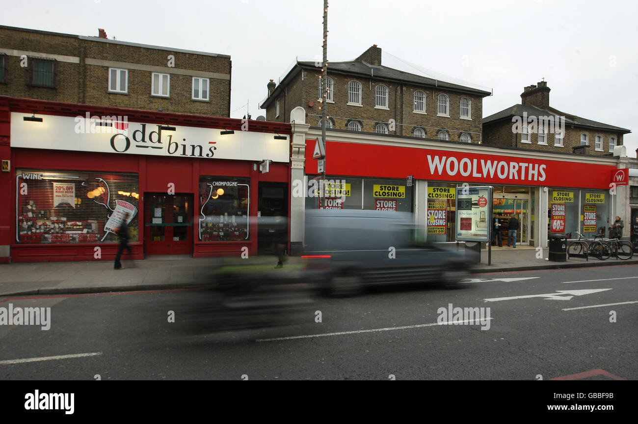 Branch woolworths on balham high road hi-res stock photography and ...